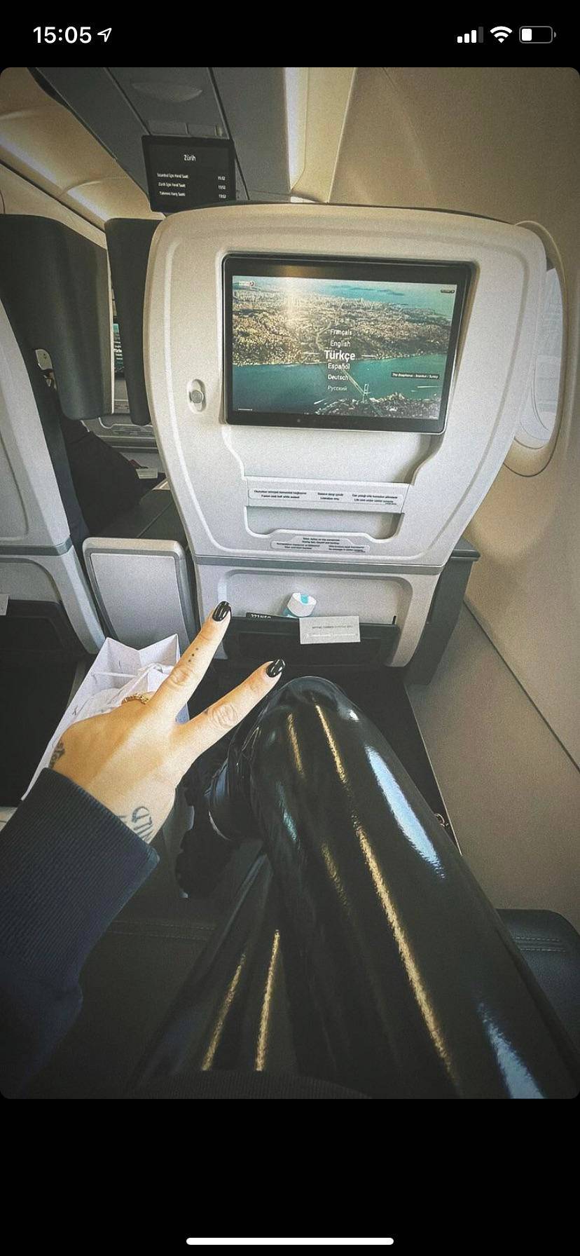 Lori in Leder 😳 | Scrolller