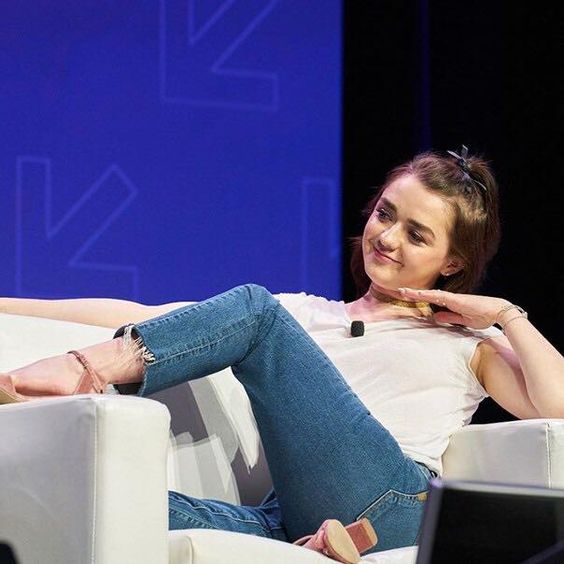 Loungin' | Scrolller