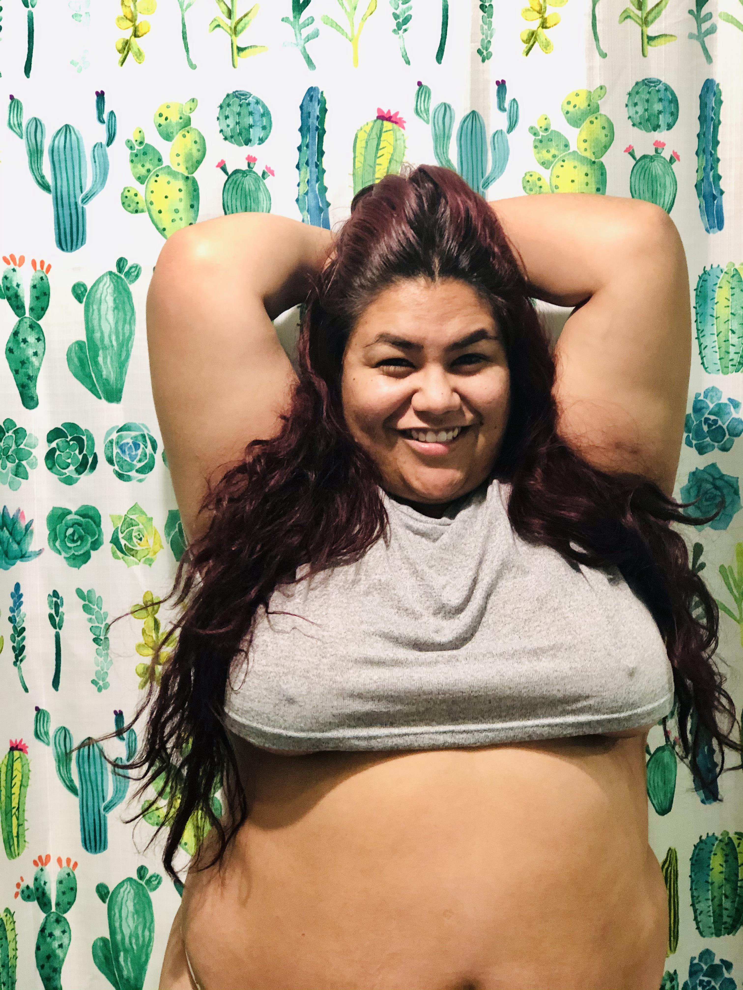 Love crop tops and free titties😈 | Scrolller