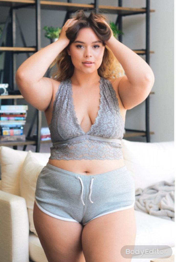 Love her tummy | Scrolller