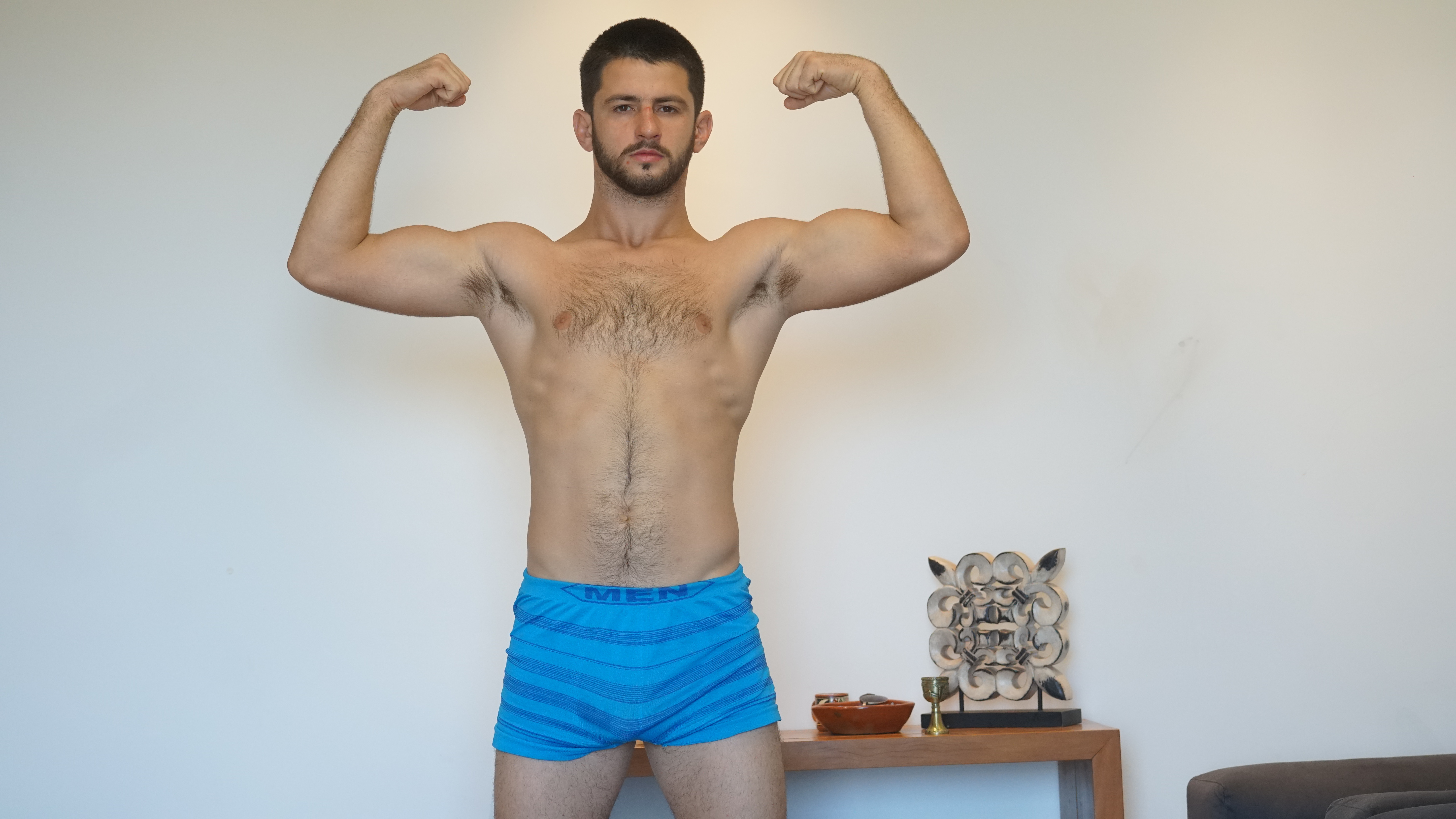Discover more like Athletic_Porn: Love showing off my muscles, hair and BULGE and Related ...