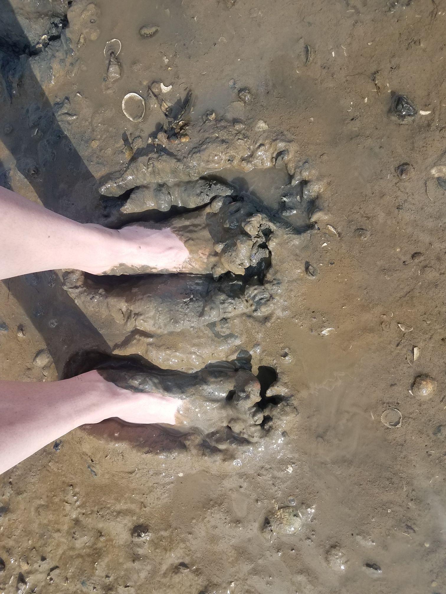 Love slopping my feet around in the mud!!!! | Scrolller