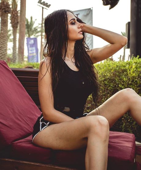 Love Them Thighs (Damnn) | Scrolller