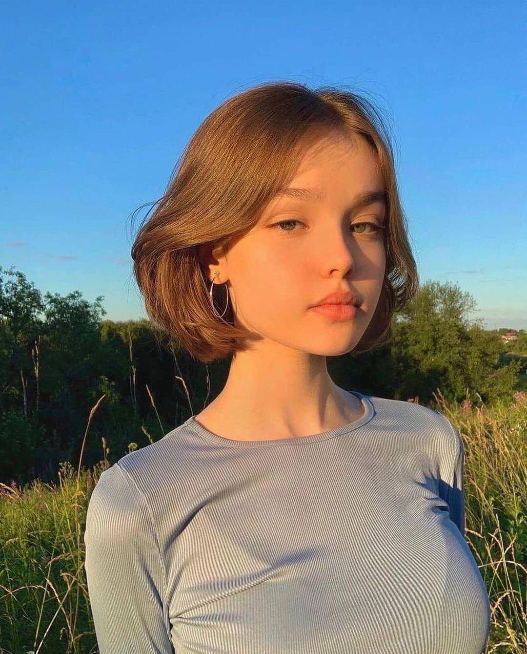 Love tight tops | Scrolller