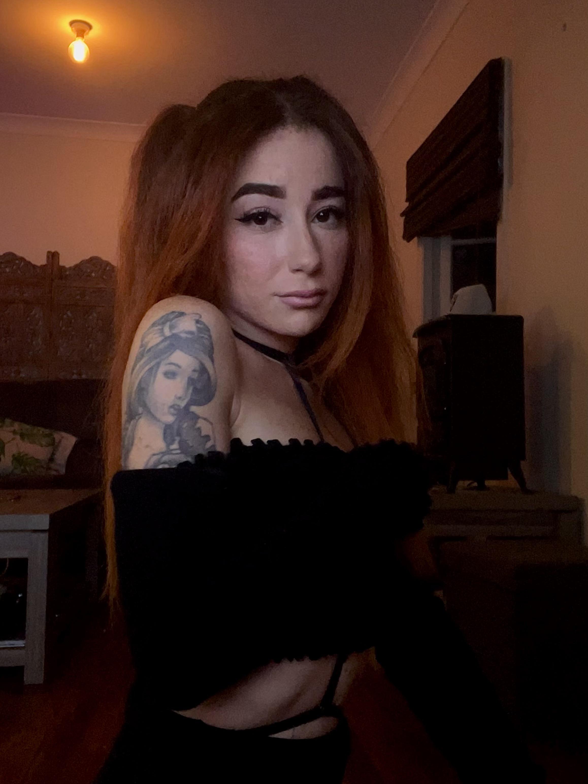 Ginger freckle fairy 🧚‍♀️ (21f) | Scrolller