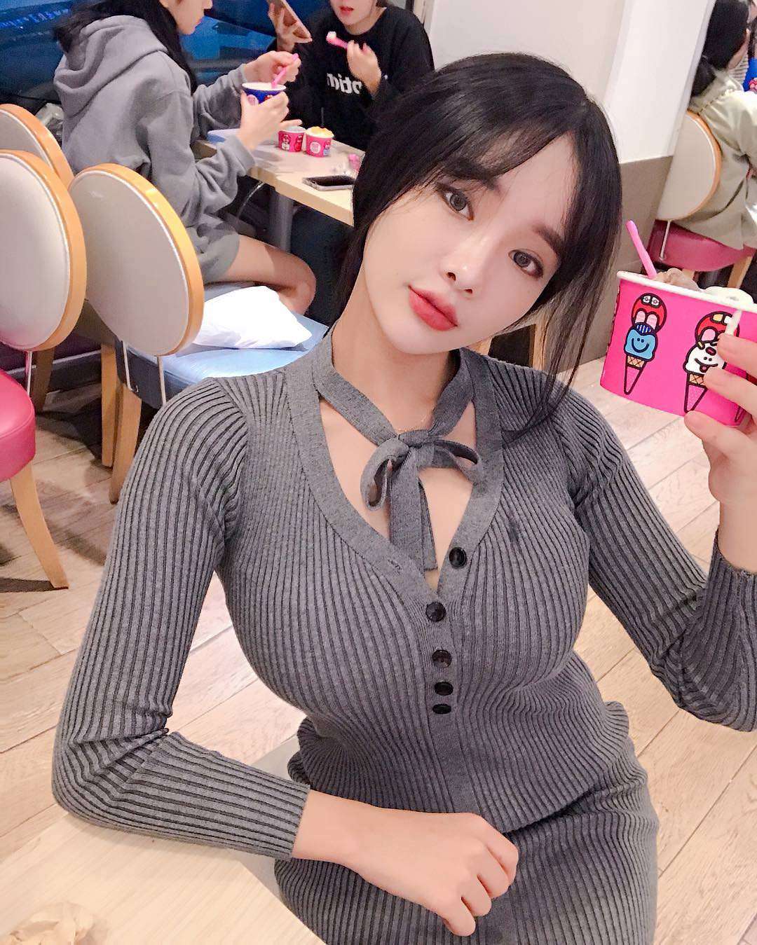 Lovely Grey Dress! | Scrolller