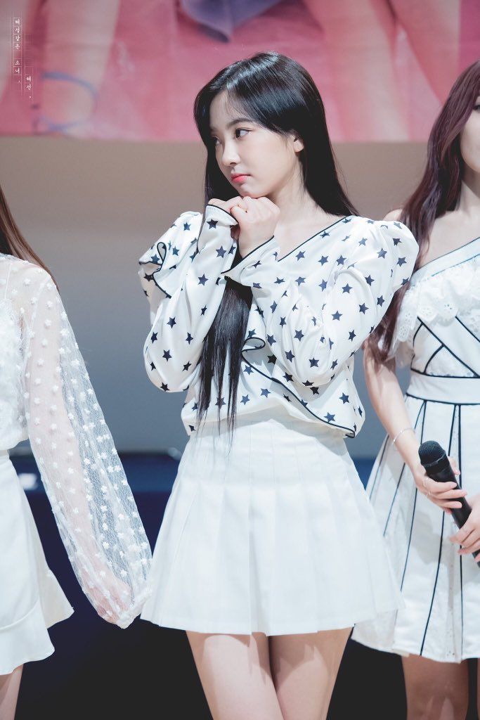 Lovely Hyeseong | Scrolller