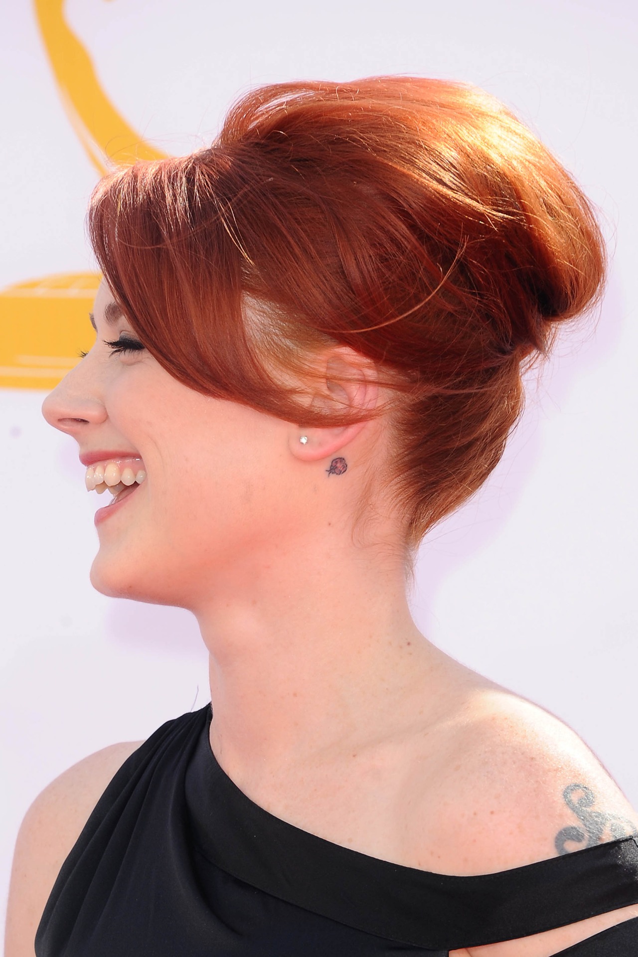 Lovely Redhead Scrolller