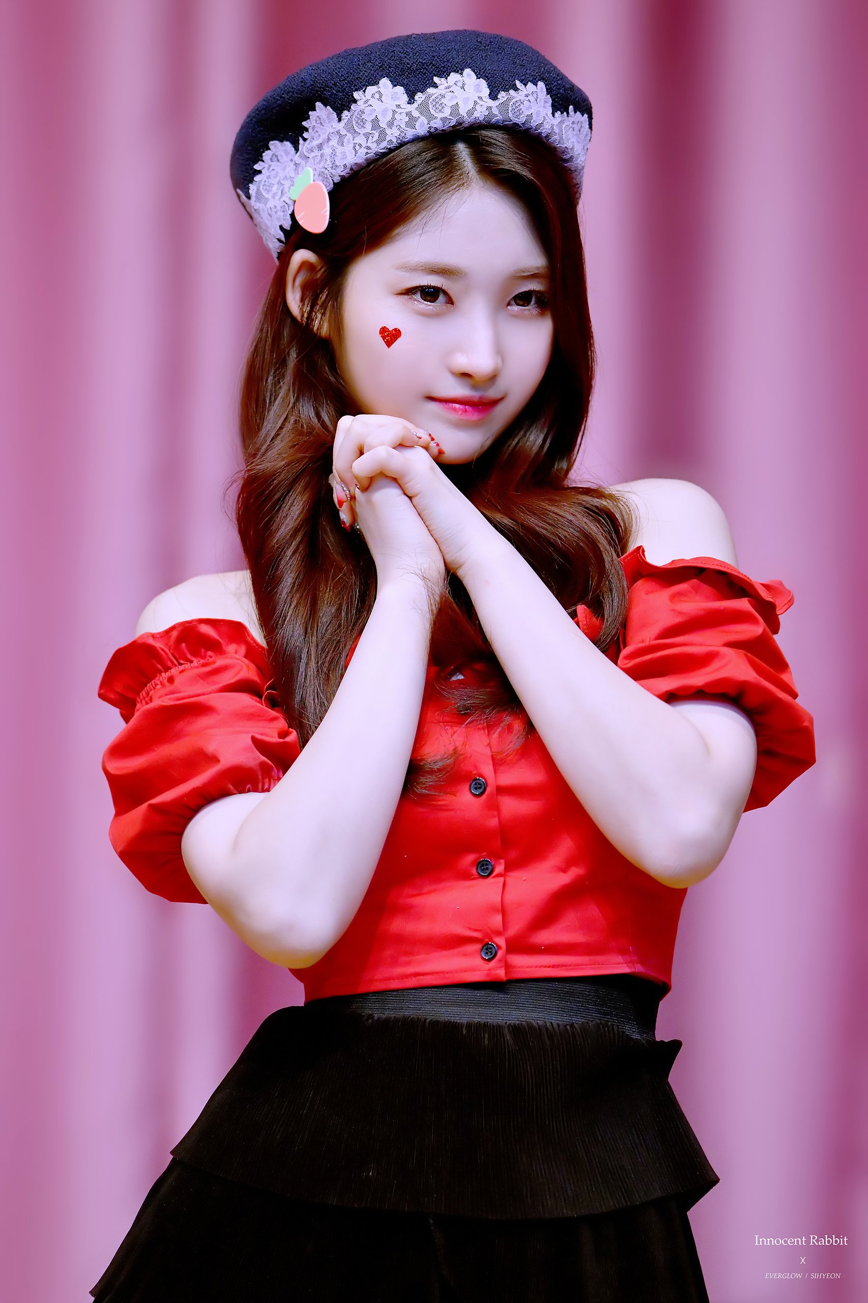 Lovely Sihyeon | Scrolller