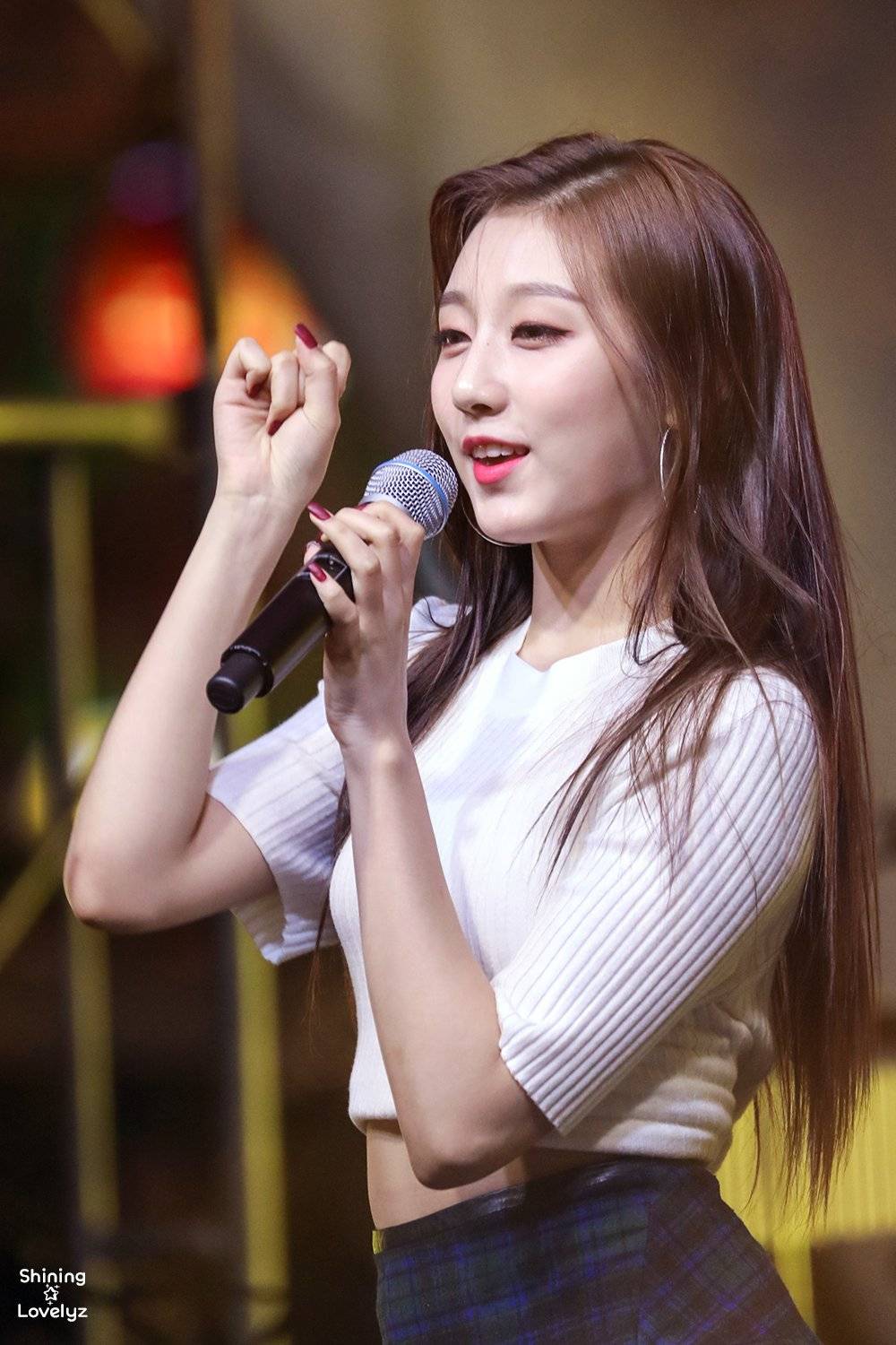 Lovely Yein | Scrolller