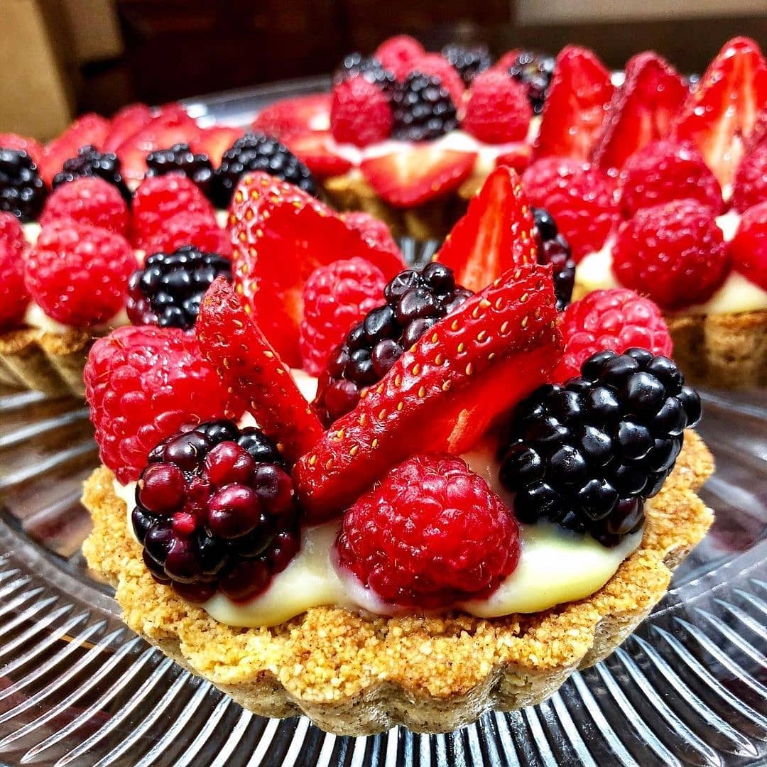 Low Carb Berry Custard Fruit Tarts | Scrolller