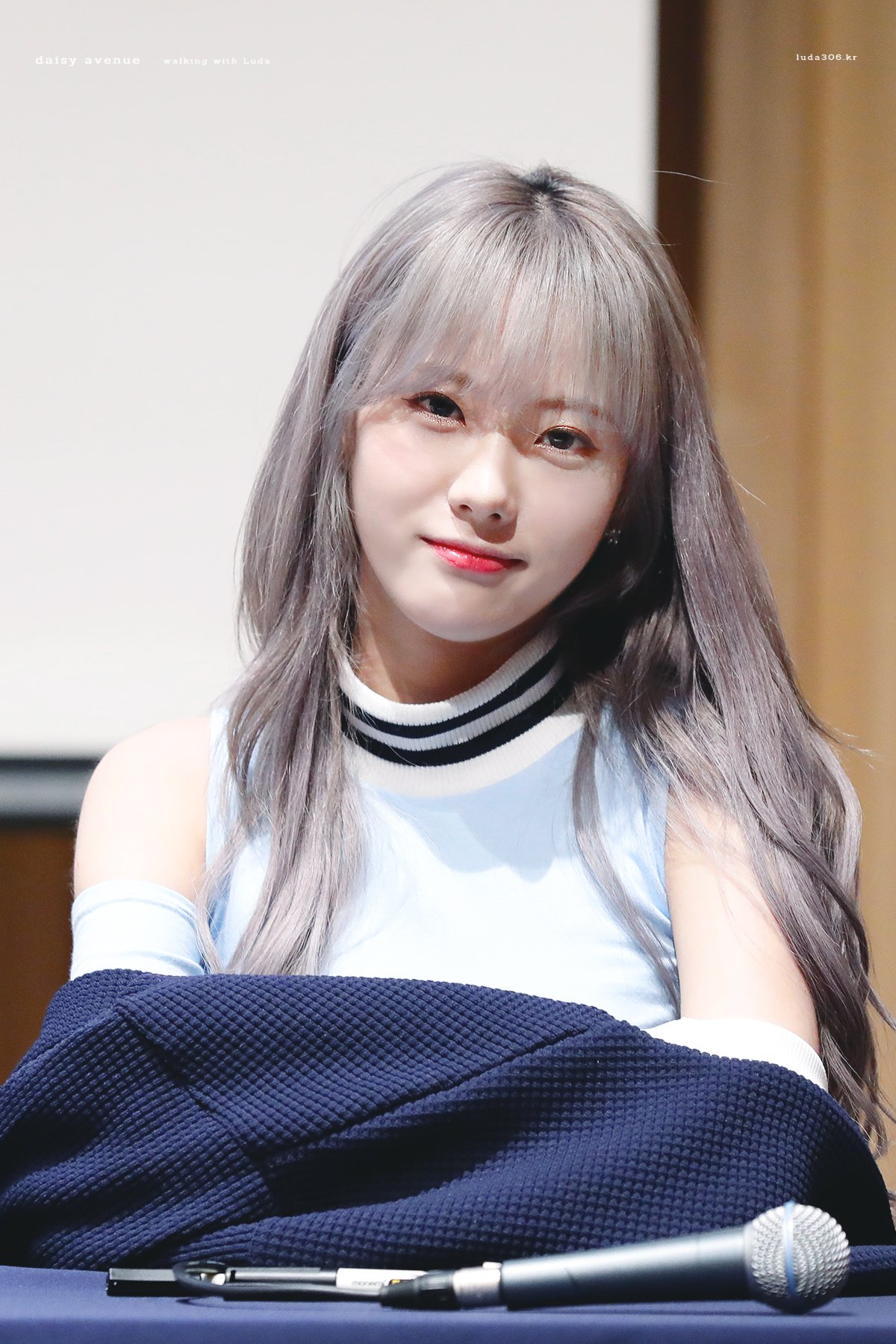 Luda Gaze Scrolller