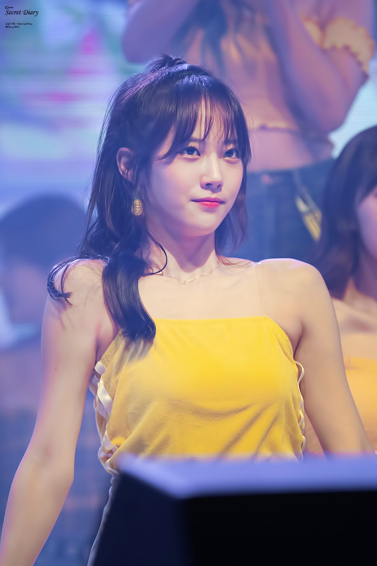 Luda, pretty in yellow | Scrolller