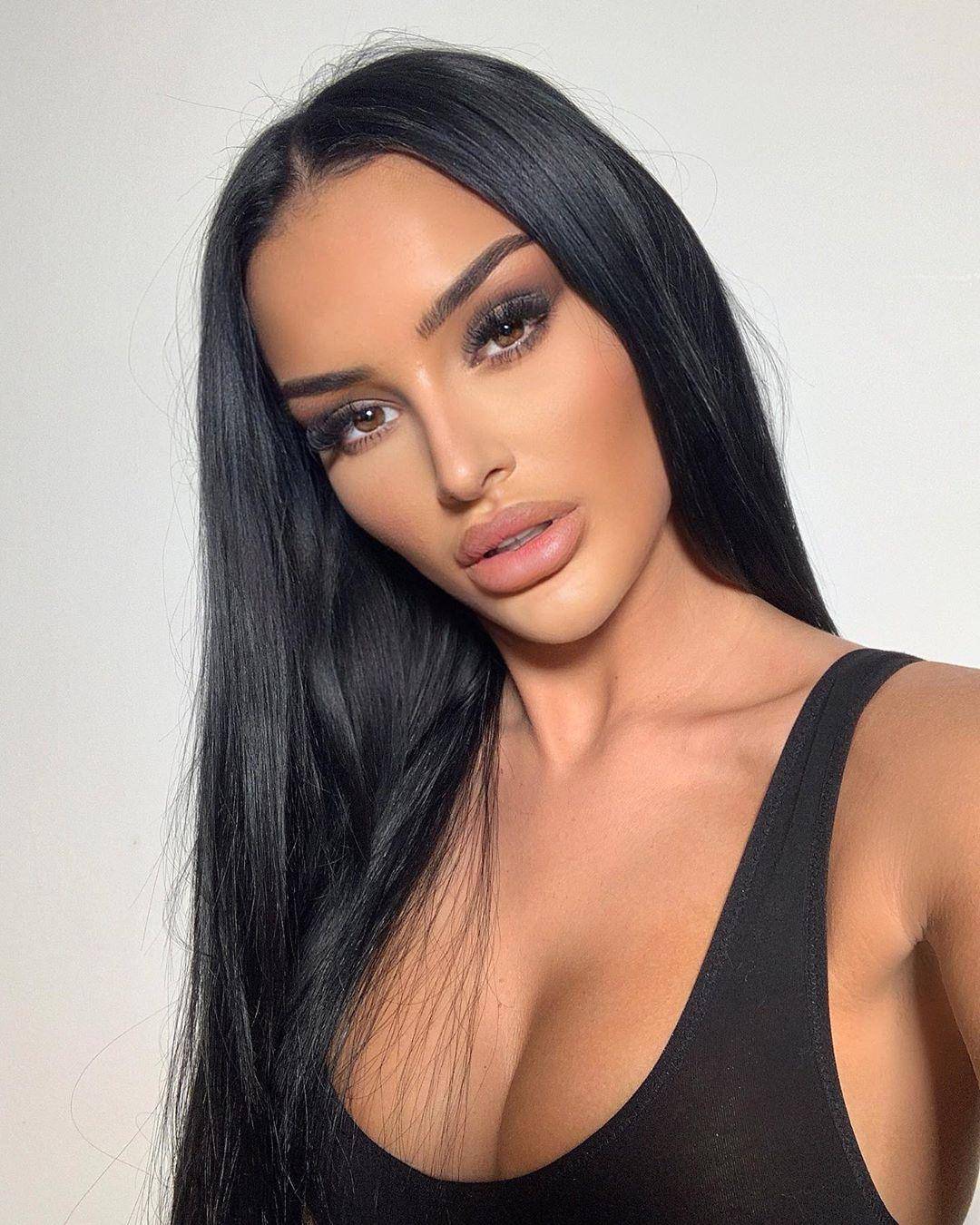 Luscious Lips 👄 | Scrolller