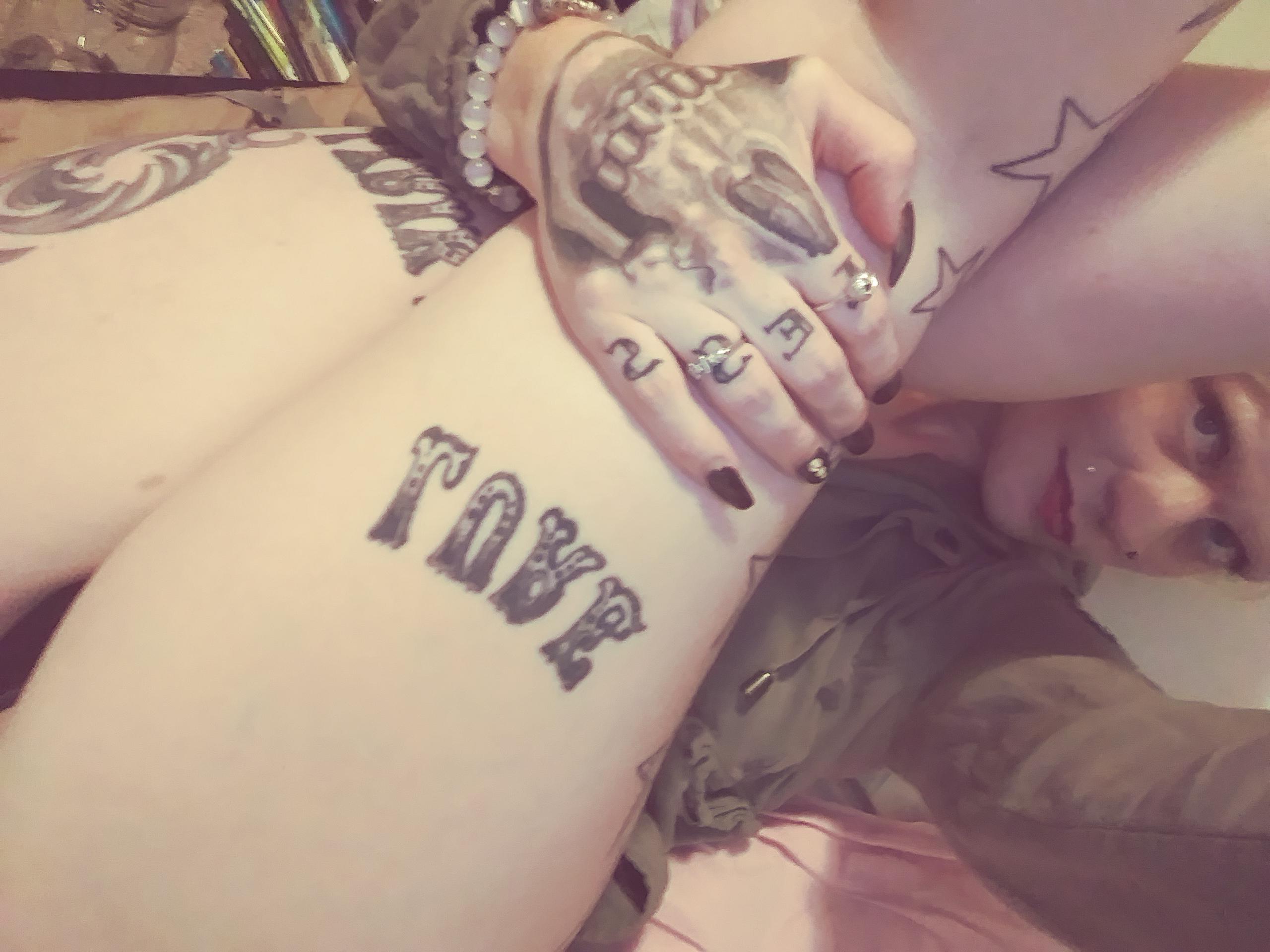 LyrikAllure on Chaturbate, follow me! | Scrolller