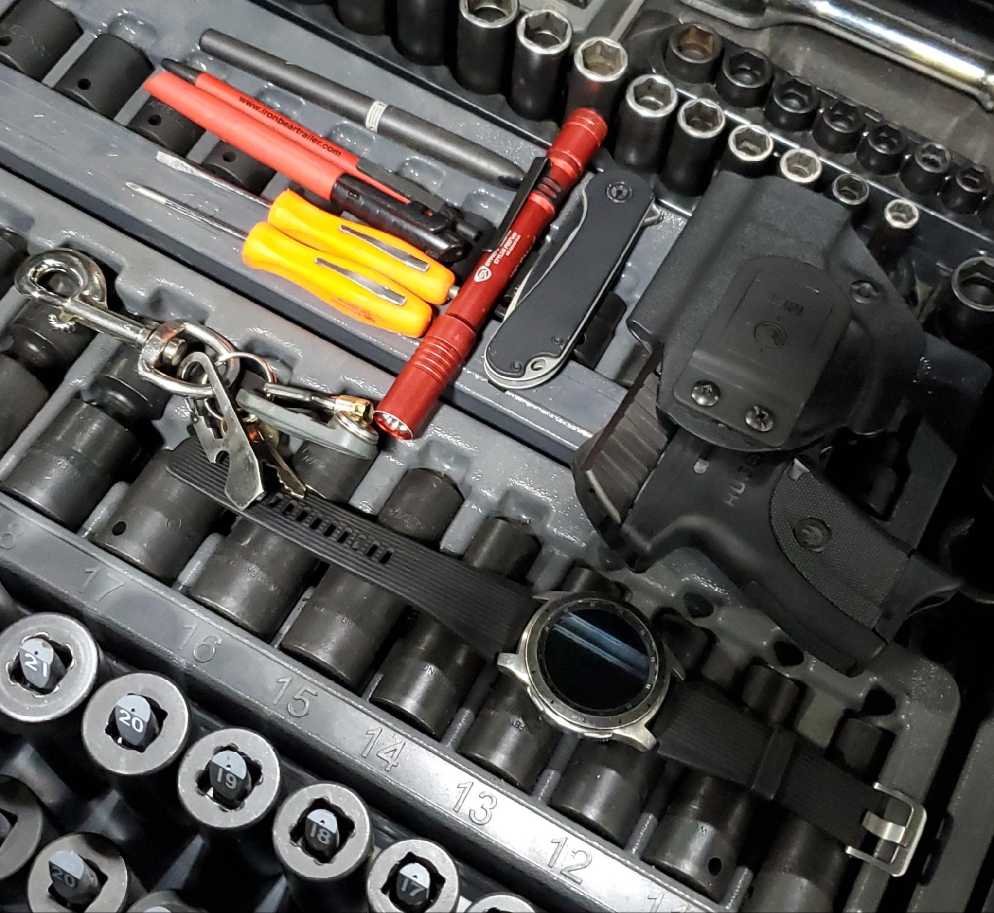 M 26 Mechanic. Work EDC | Scrolller