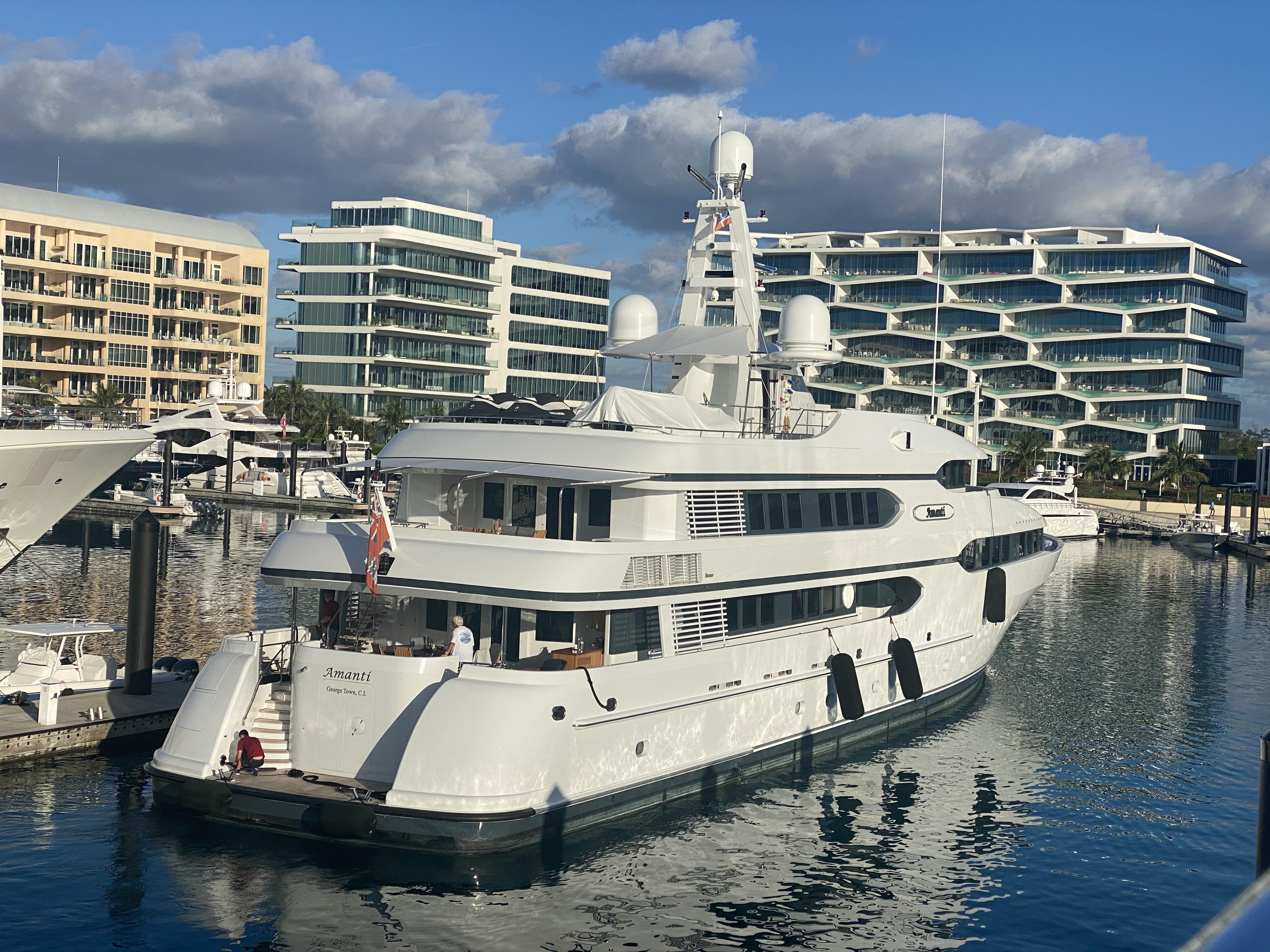 M/Y Amanti maneuvering off the dock (OC) | Scrolller