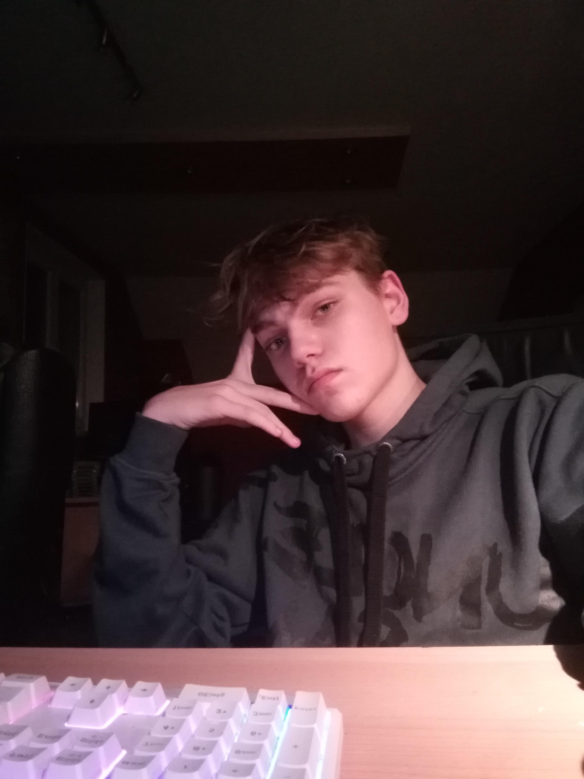 [M16] I'm bored :/ | Scrolller
