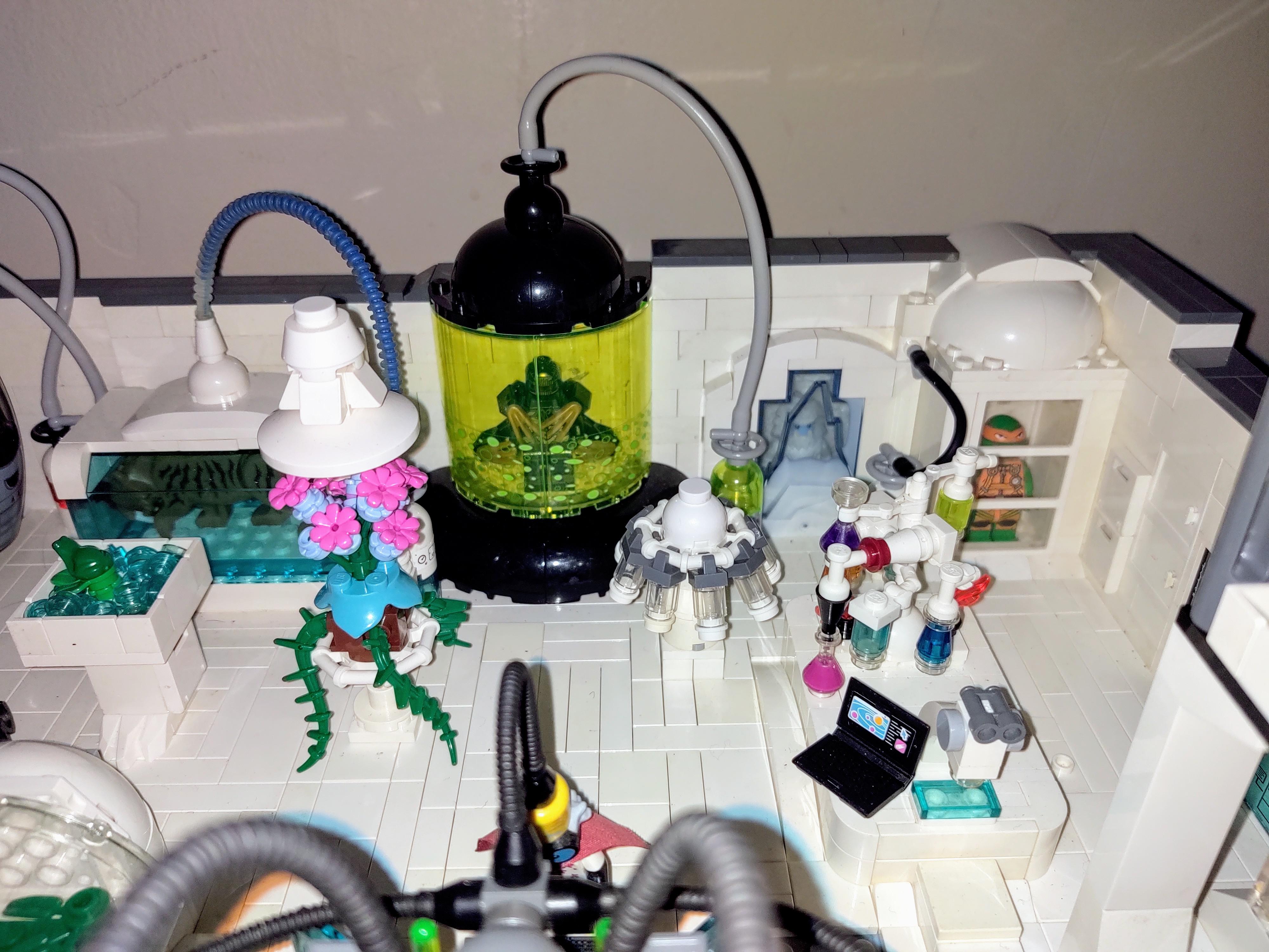 Mad scientist lab 4/ | Scrolller