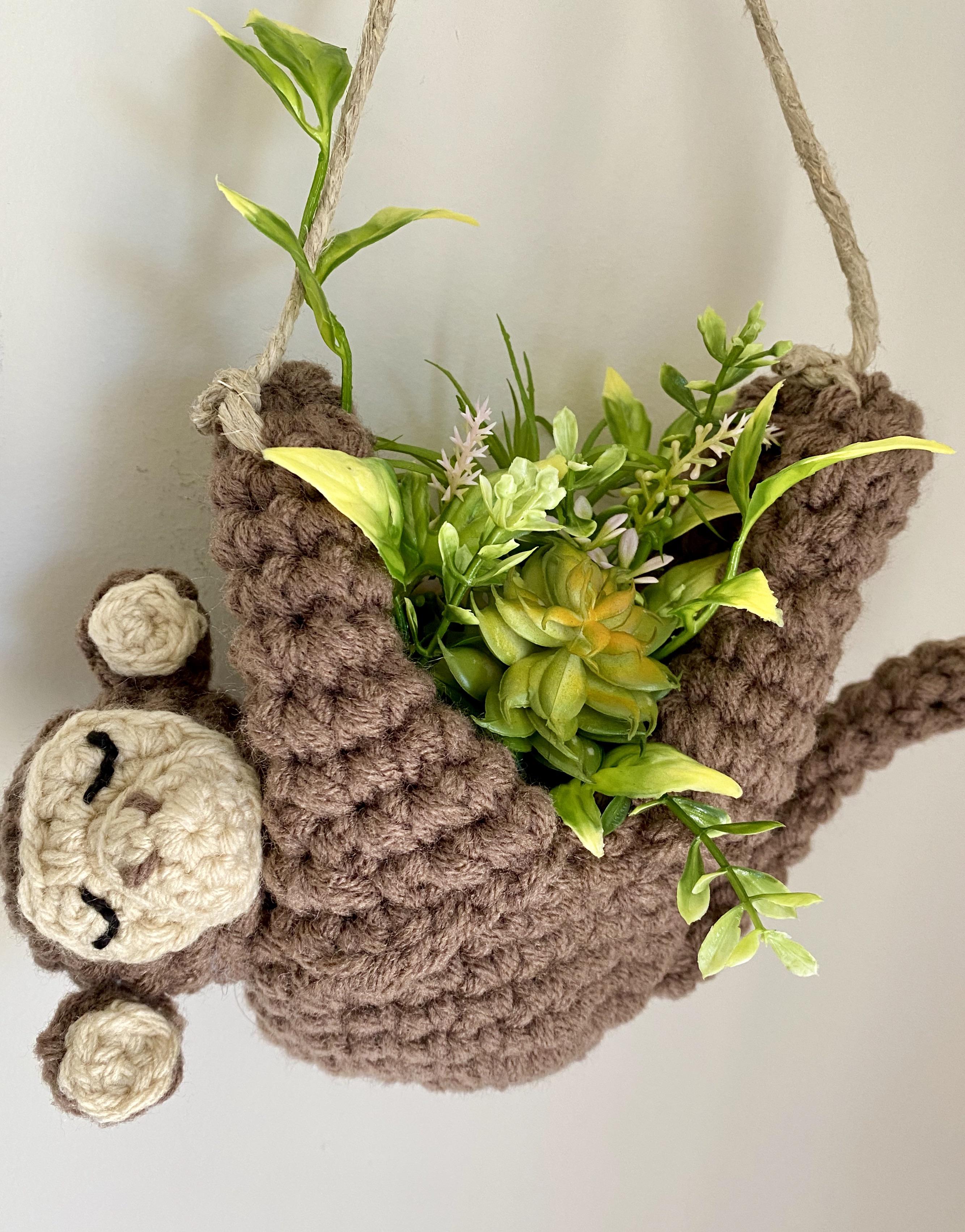 Made a cute little hanging monkey to hold your plants! 🐒 🌱 | Scrolller