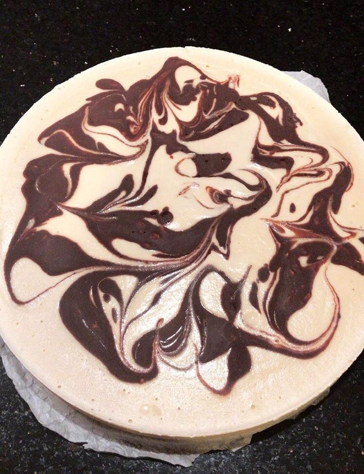 Made a vegan cheesecake with a chocolate swirl! | Scrolller