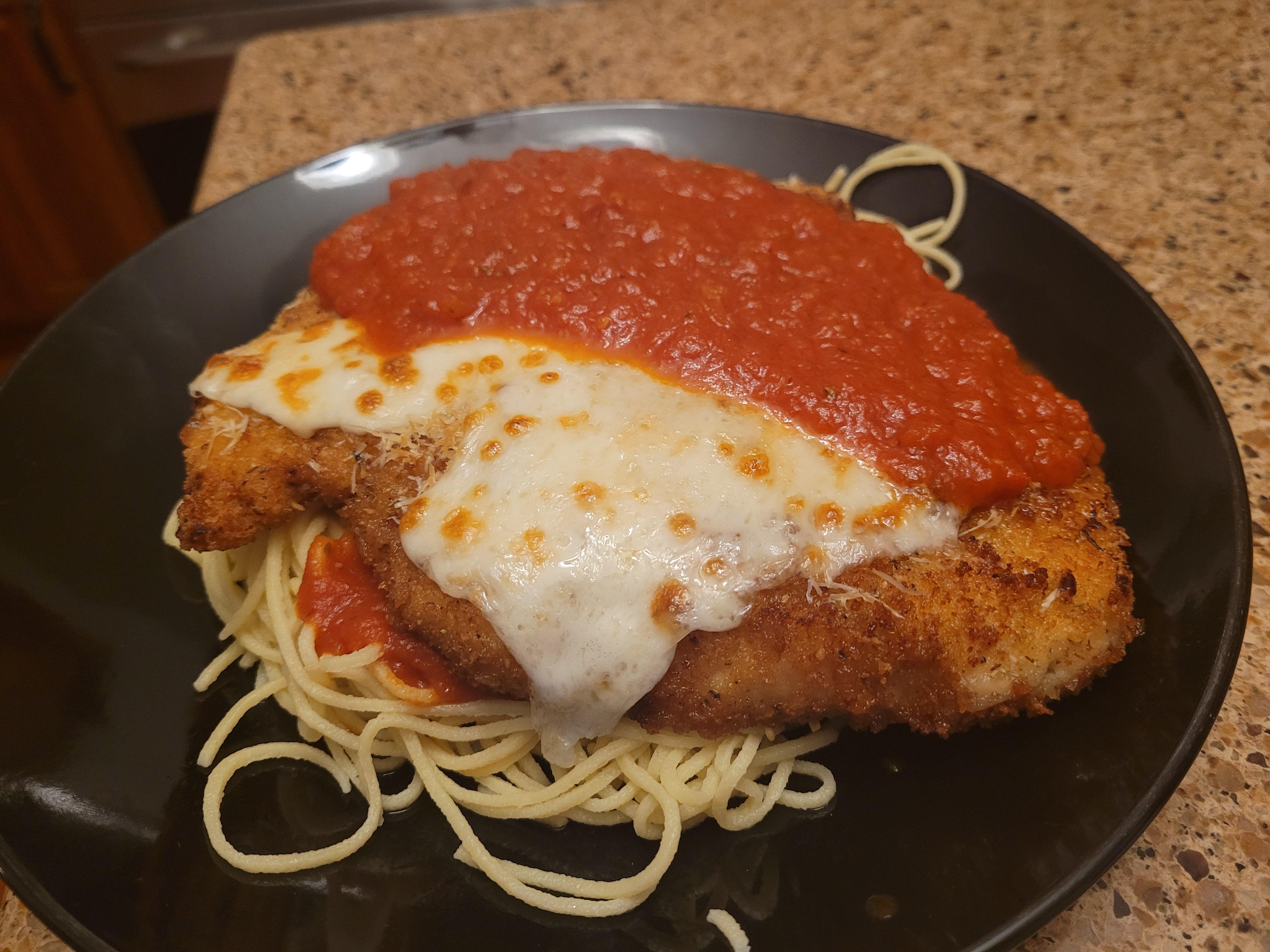 Made some Chicken parm on a bed of homemade spaghetti last night 🍝 | Scrolller
