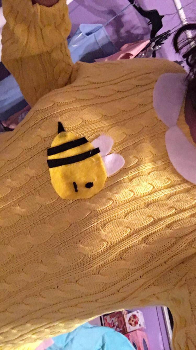 Made the bee !! | Scrolller