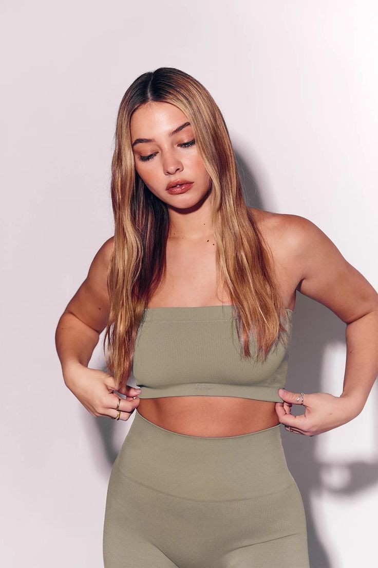 madelyn cline hottie | Scrolller