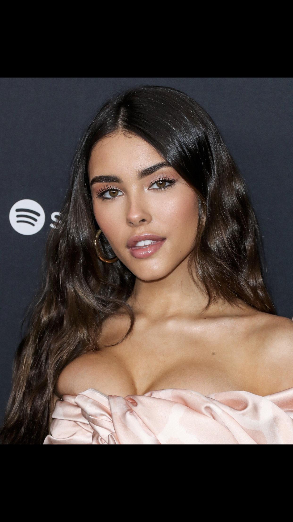 Madison Beer | Scrolller