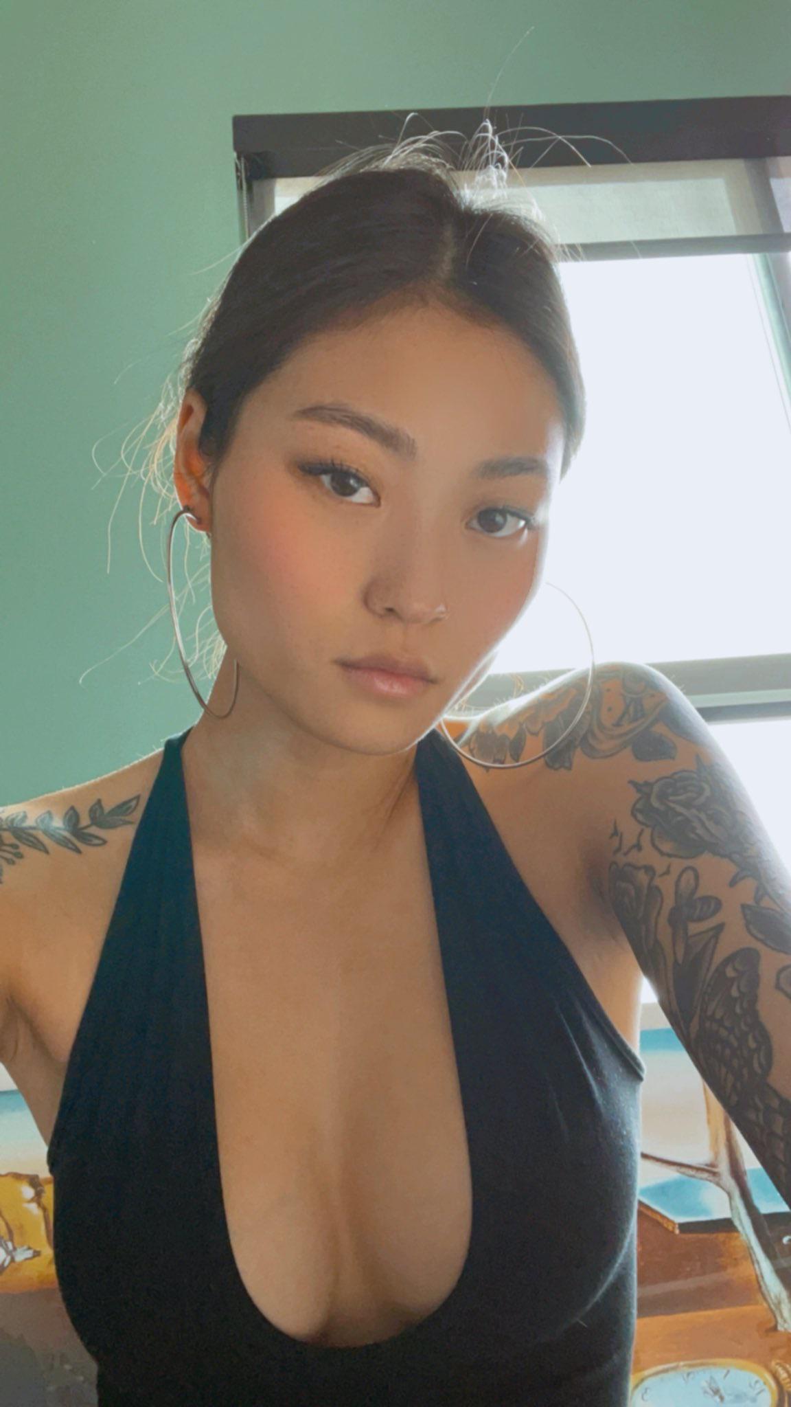 Mae - Sup | Scrolller