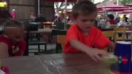 Magic trick | Scrolller