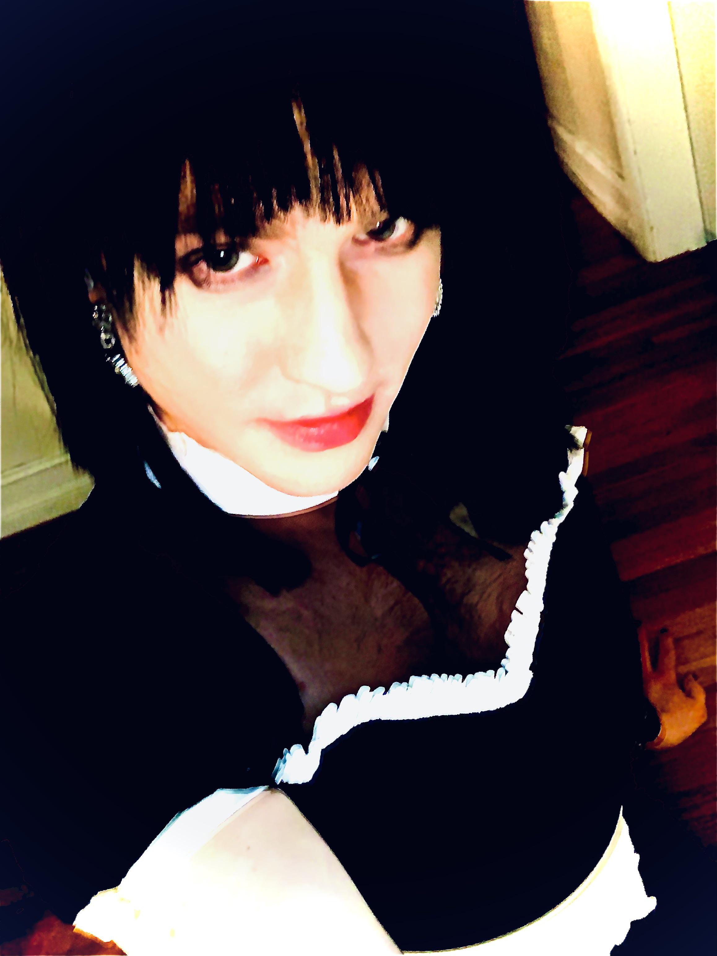 Maid ya look 😜 | Scrolller