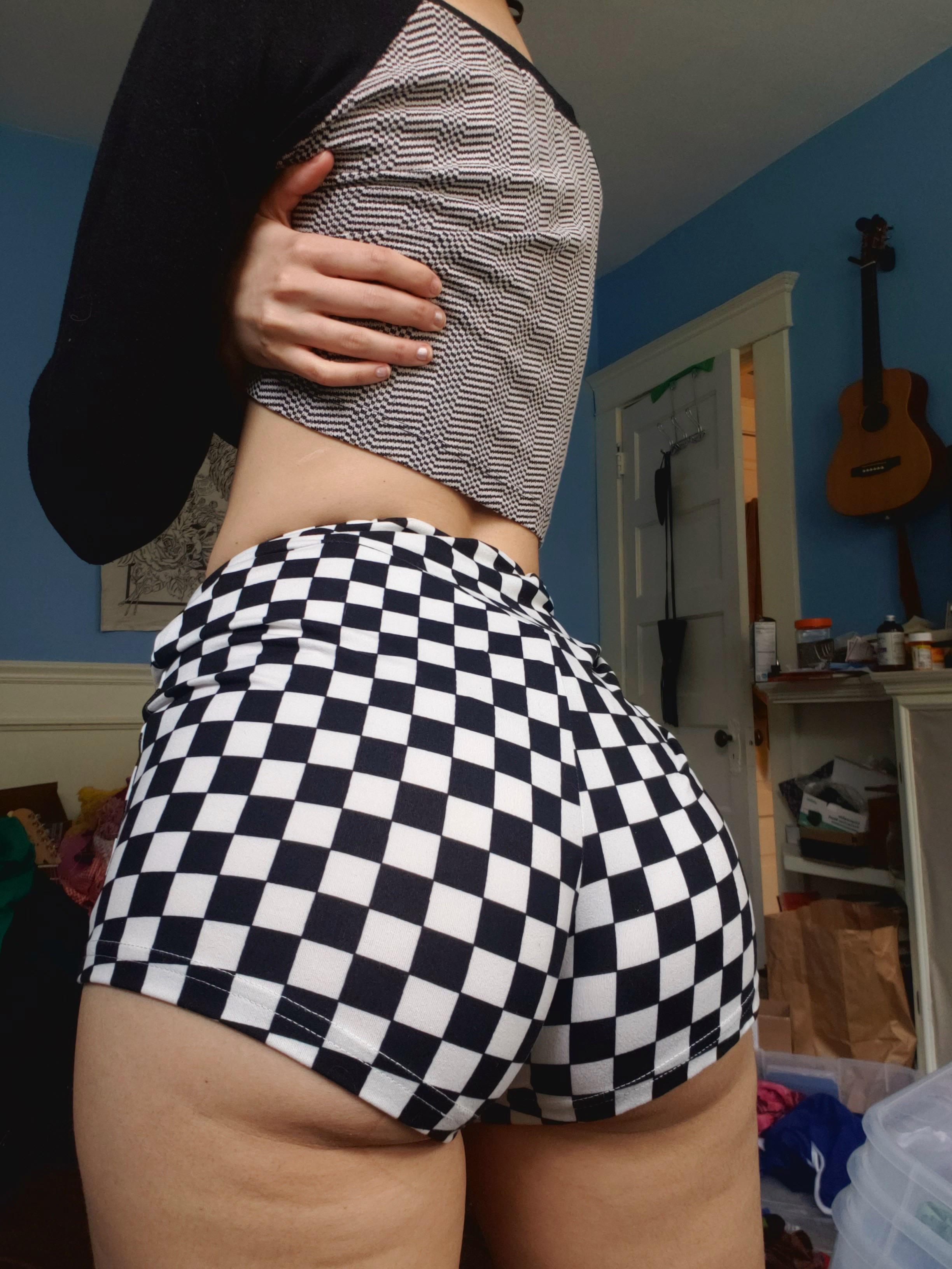 Make it bounce ? :) | Scrolller