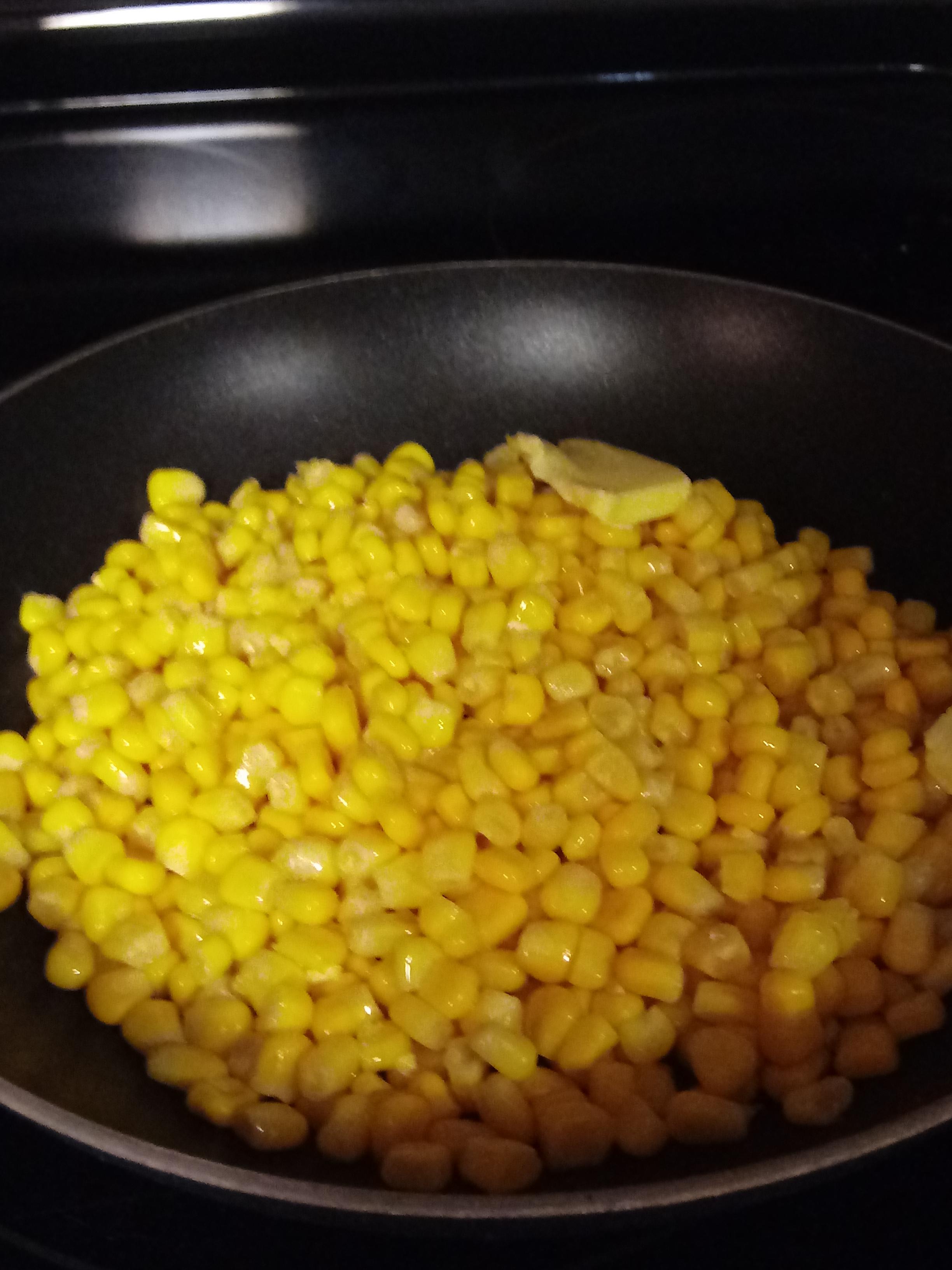 Making corn | Scrolller