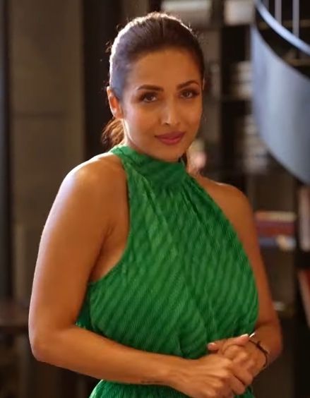 Malaika Arora Scrolller