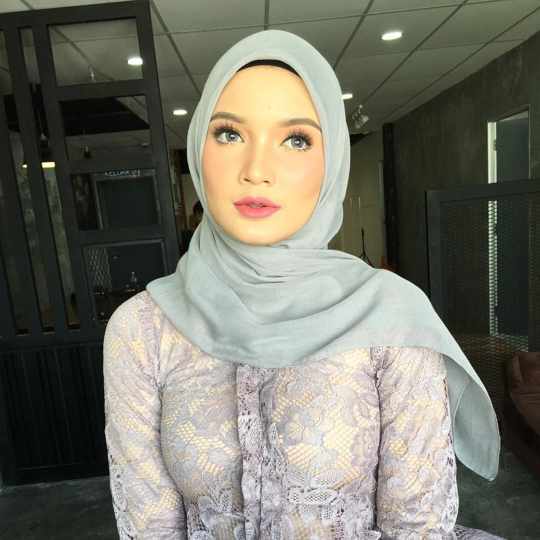 Malaysian hijabi with seductive pink lips. | Scrolller