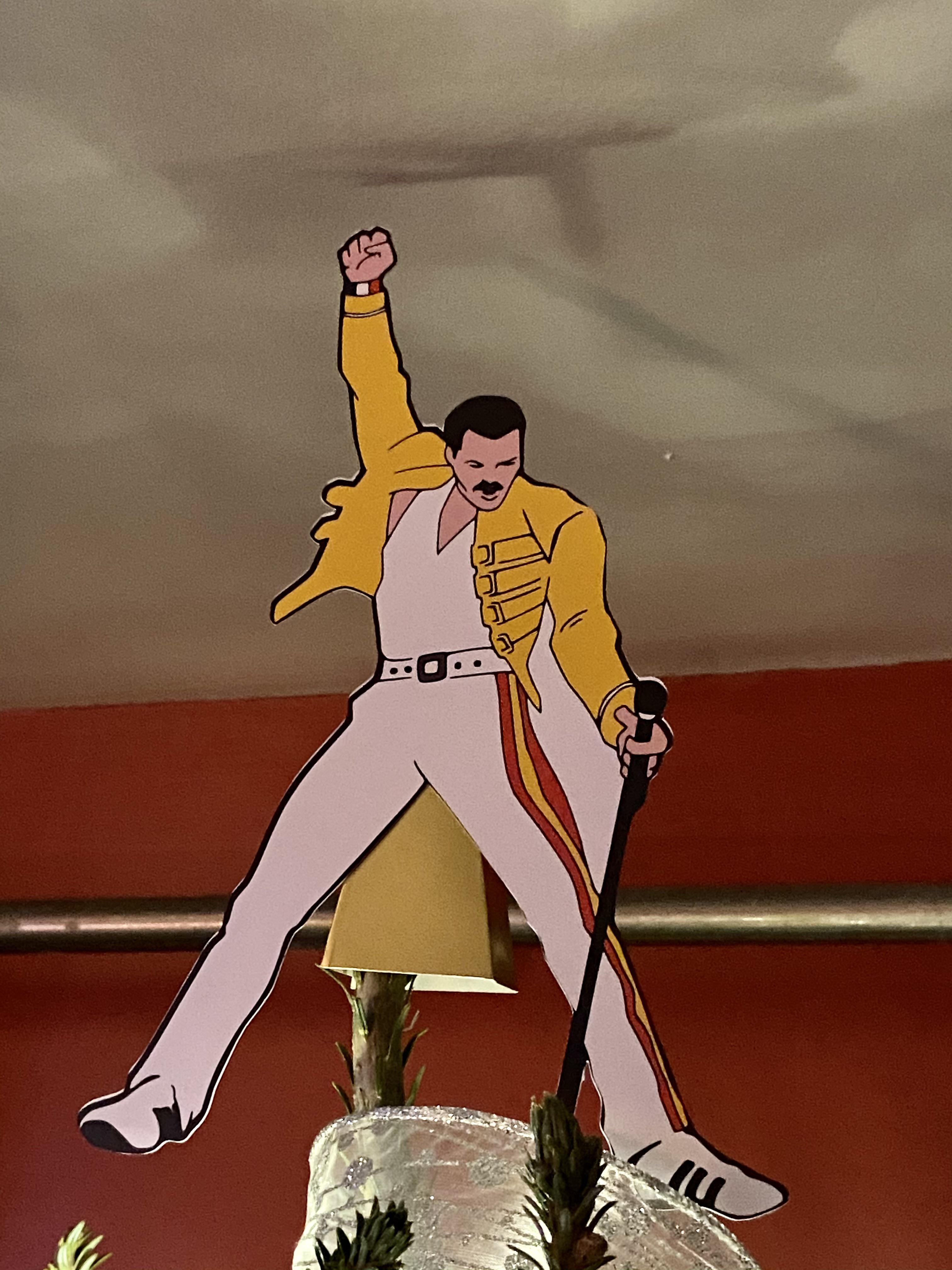 Mama, just topped a tree. | Scrolller