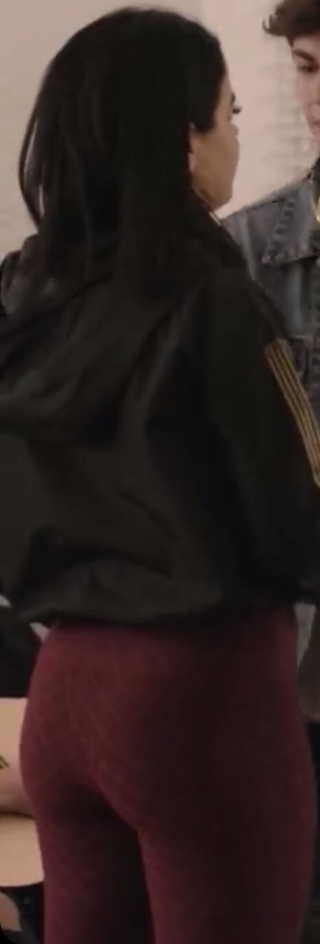 Mami thicc | Scrolller