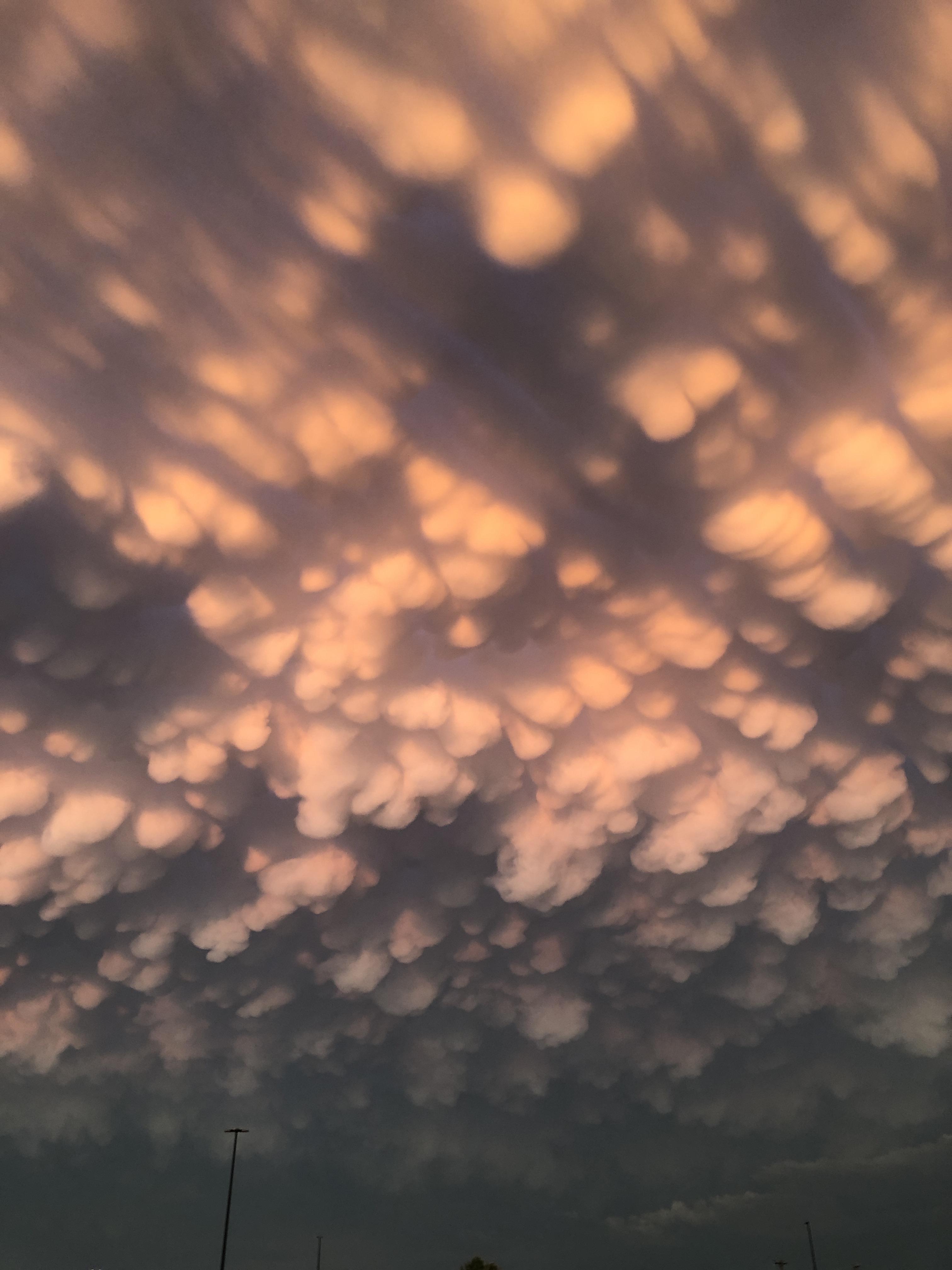 Mammatus clouds in Oklahoma after a thunderstorm | Scrolller