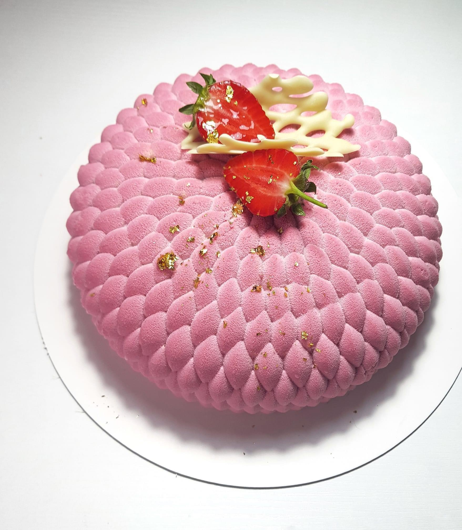 Mango, passion fruit and raspberry cake I made for a friends birthday! | Scrolller