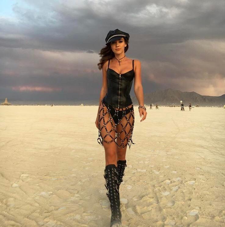 Maria, Burning Man day 3, 2019 | Scrolller