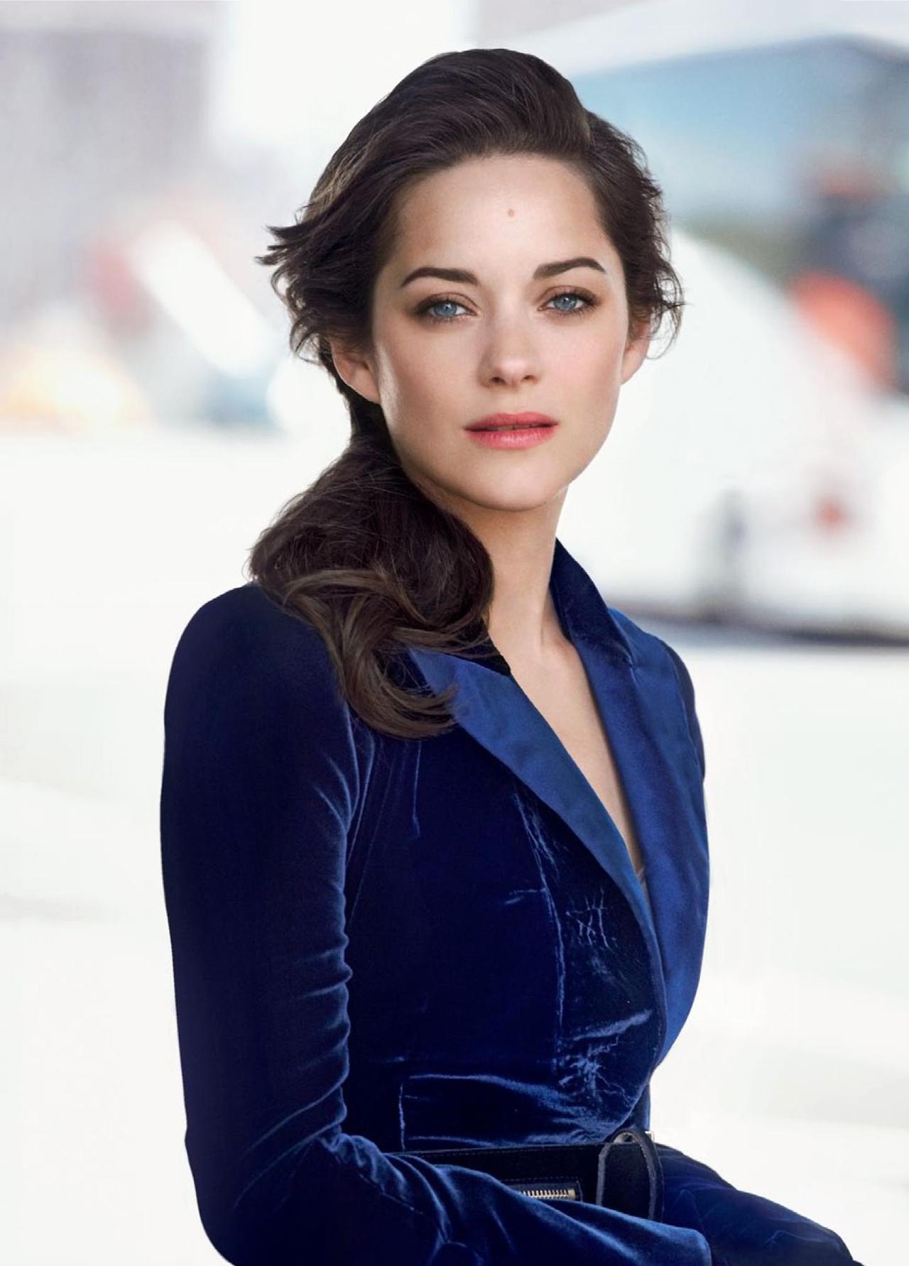 Marion Cotillard | Scrolller