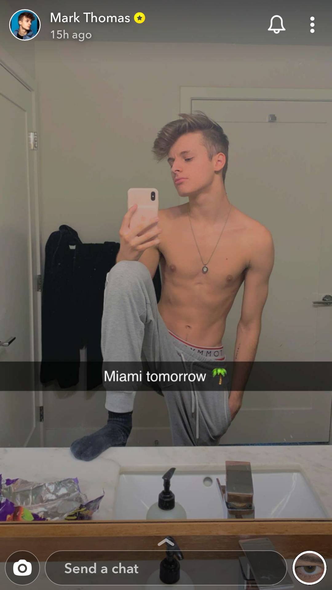 Mark Thomas (@duhitzmark) [SHIRTLESS] [FEET] | Scrolller