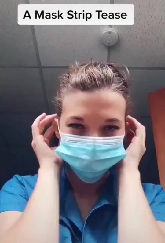 Mask striptease | Scrolller