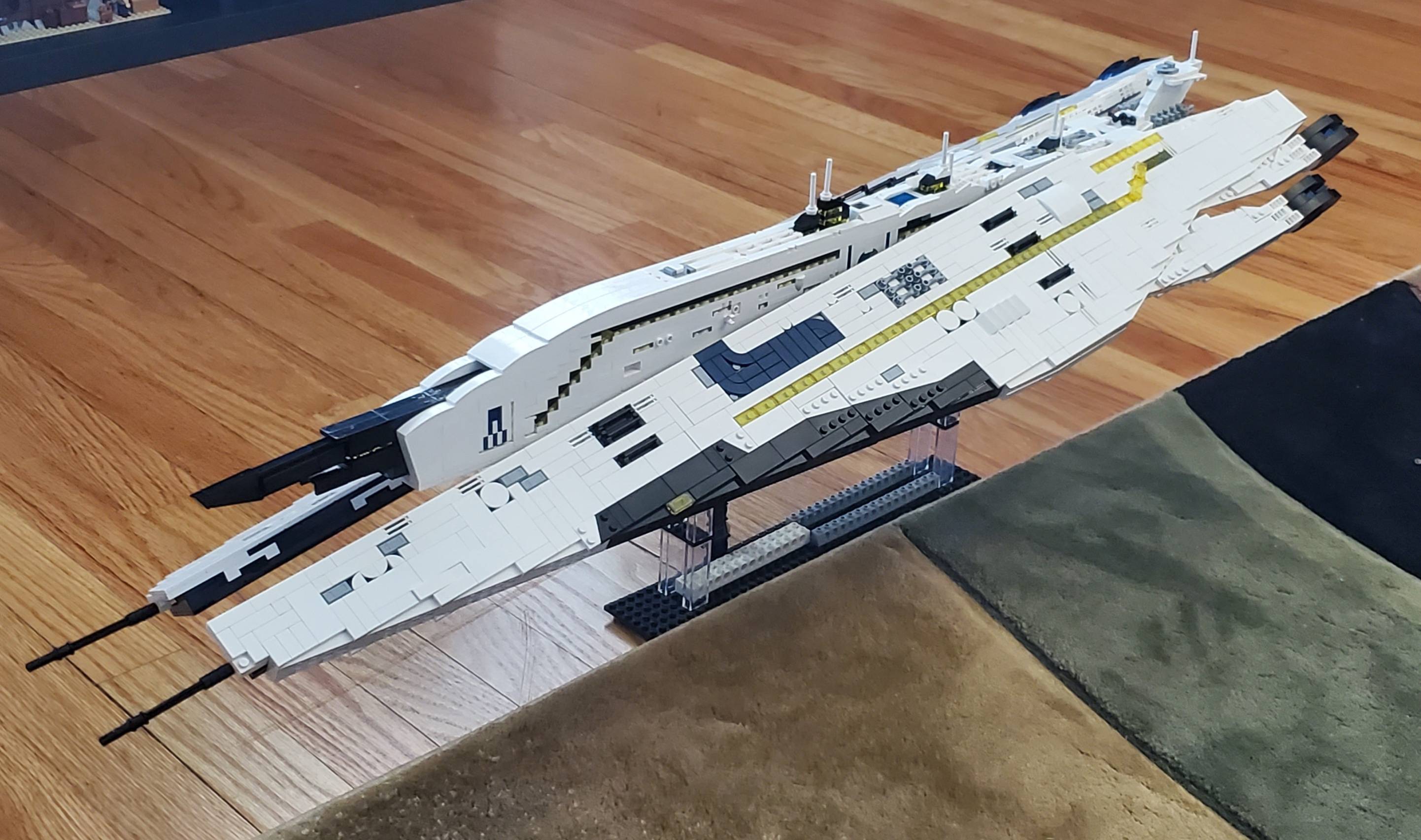 Mass Effect Systems Alliance Dreadnought [LEGO] | Scrolller