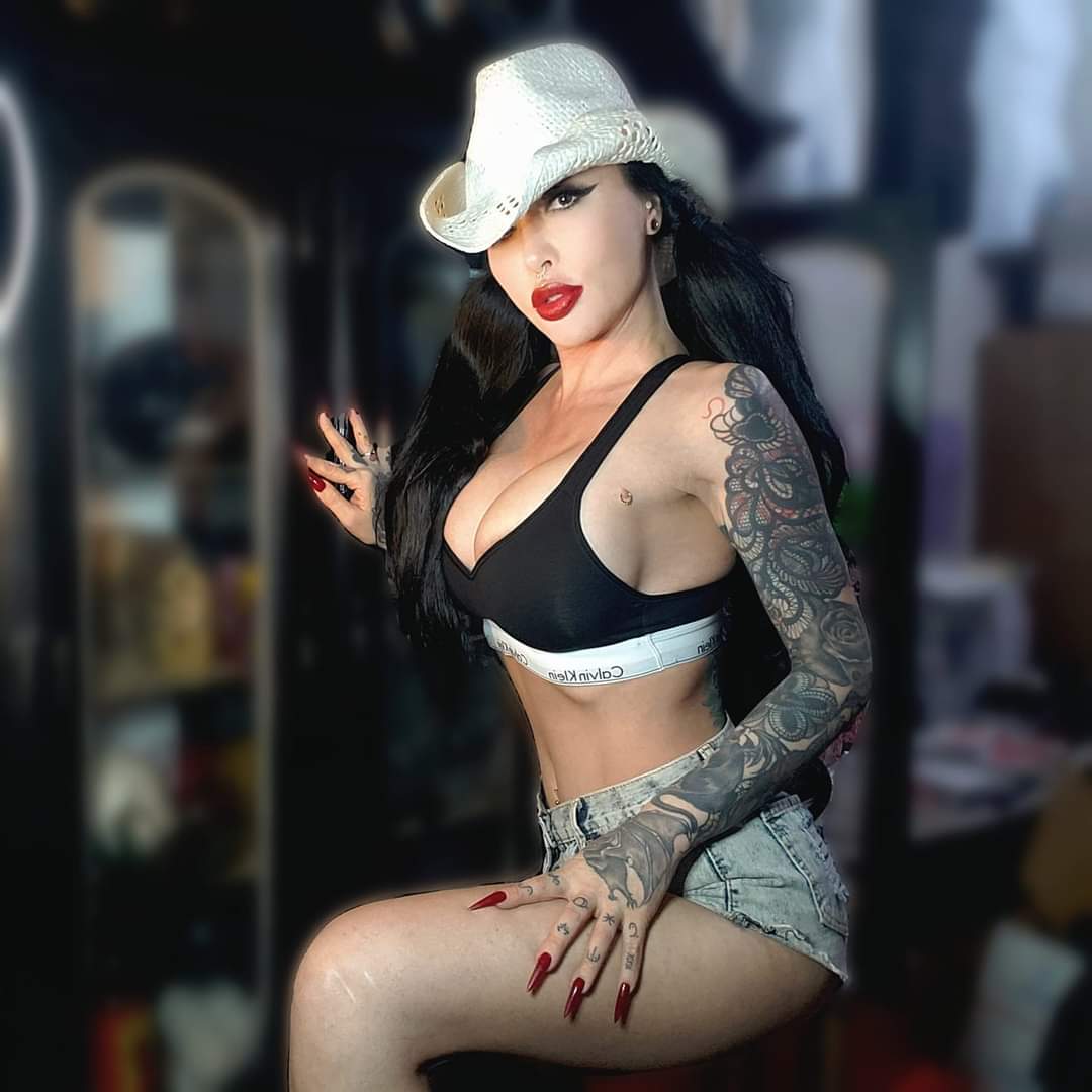 Masuimi Max | Scrolller