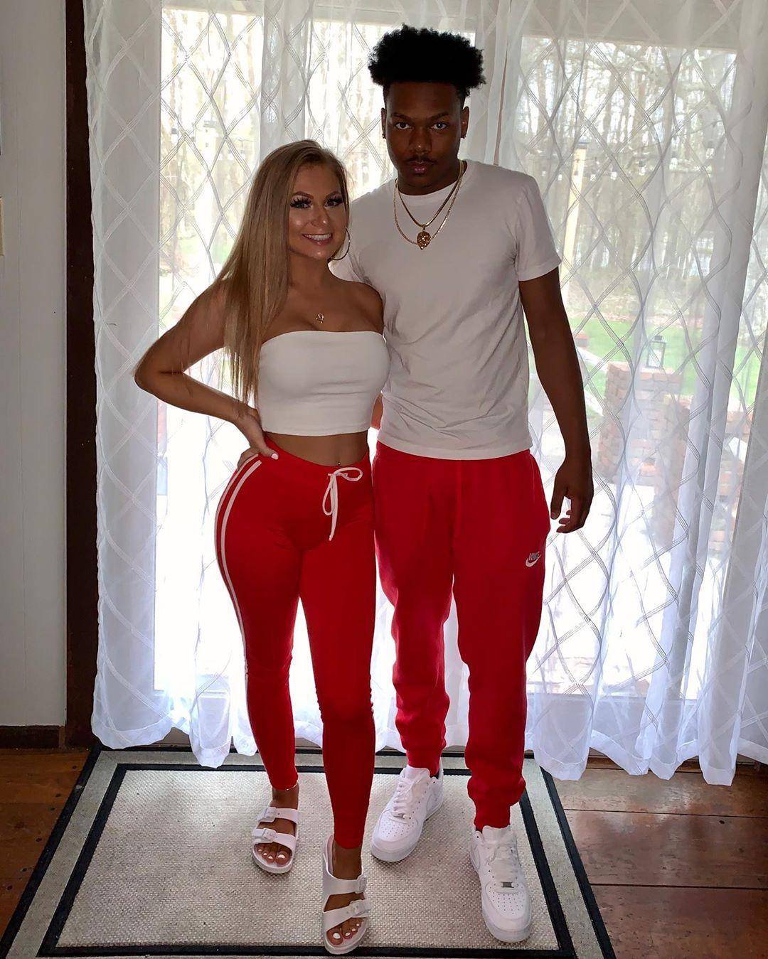 Matching couple | Scrolller