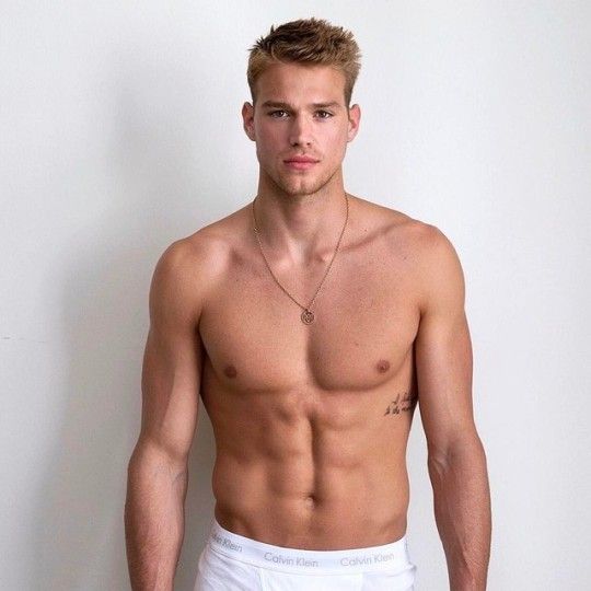 Matthew Noszka | Scrolller