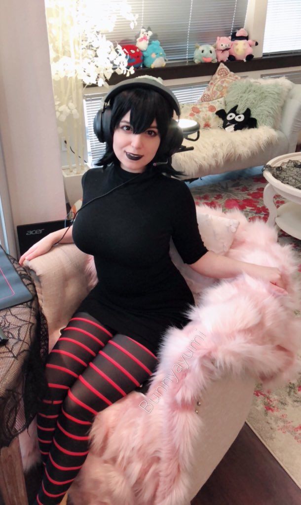 Mavis Dracula Cosplay | Scrolller