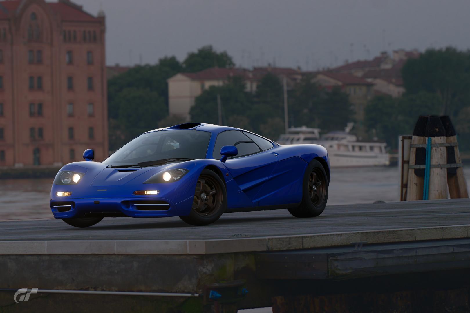 McLaren F1 | Scrolller